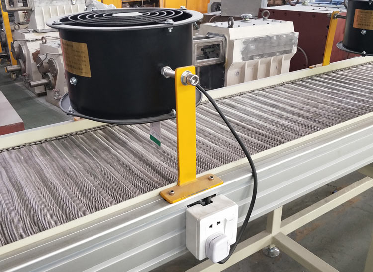 Belt Conveyor with Air-cooling Fan for Dog Food Extrusion Line ...